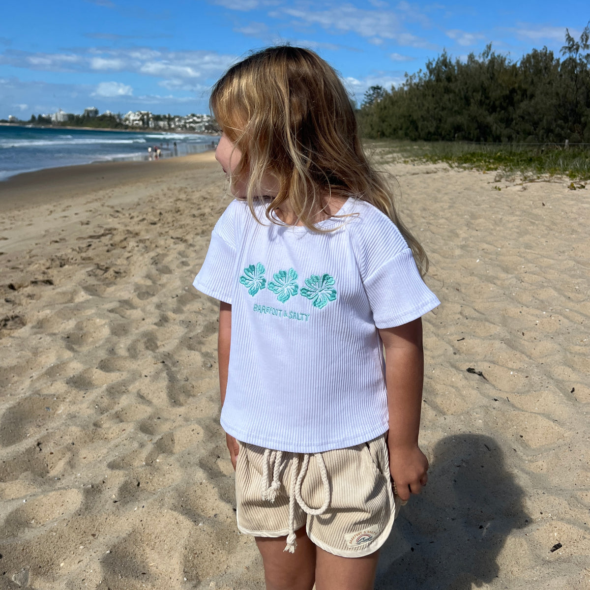 Hibiscus tee – Barefoot and Salty